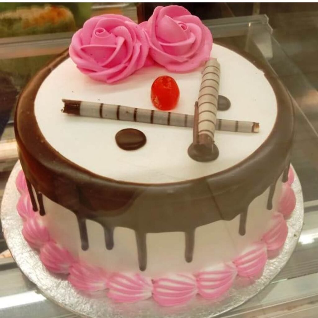 STRAWBERRY AND CHOCOLATE 2 POUND CAKE | Send Gifts To Pakistan | Same ...